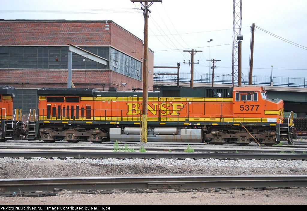 BNSF 5377
